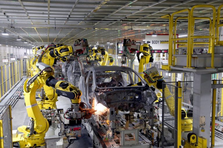 Proceso de ensamble de autos #NoticiasESCAT - Escuela de Ciencias ...