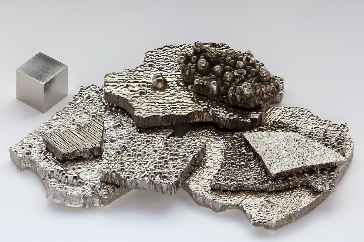 Coltán: para qué sirve, el metal que hace posible que tu móvil sea como es